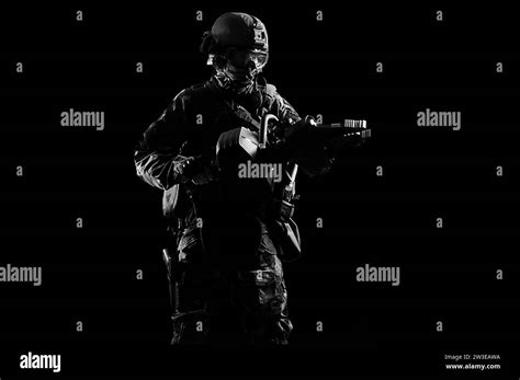 Special Group Soldier Holds A Jack To Open The Doors Mesh Media Stock