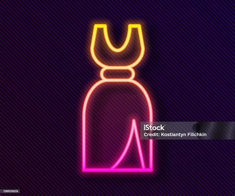 Parlayan Neon Çizgi Kadın Elbise Simgesi Siyah Arka Plan Üzerinde Izole Kıyafet Işareti Vektör