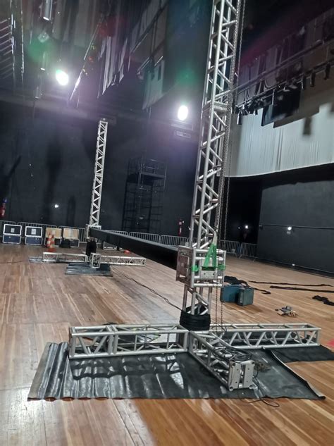 How To Rig Lighting Truss Dragon Stage