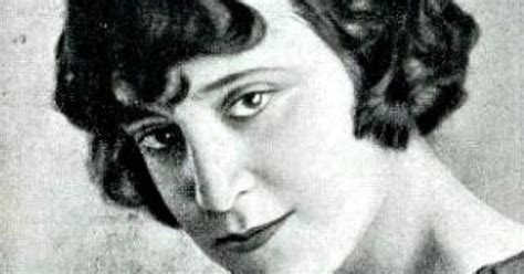 La Vida Extraordinària De Lola Anglada