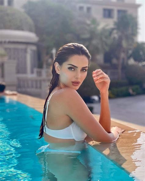 Titillating Bikini Poses From Mahlagha Jaberi