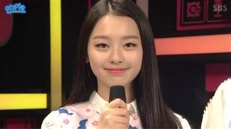 ‘인기가요 스페셜mc 이수민 등장 같이 있을 수 있어서 영광이고 행복” 전자신문