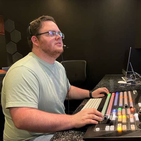 Jamie Hammock News Intern Kokh Fox 25 Linkedin