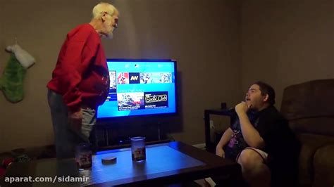 شکستن پی اس فور توسط پدر بزرگ