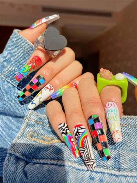 Комплект Разкошни Press On Изкуствени Нокти 24 броя Арт Цветни Нокти Дизайнерски Изкуствени