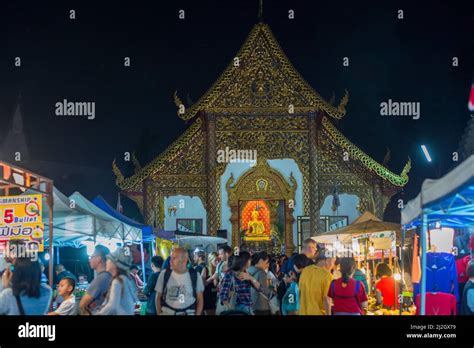Saturday Night Market In Chiang Mai This Ancient Town Has Several