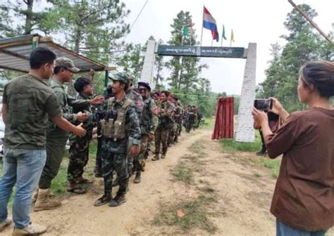ချင်းပြည်နယ် ကျီခါး နှင့် တွန်းဇံ မြို့သိမ်းတိုက်ပွဲမှ ပြန်လာသည့် ရဲဘော