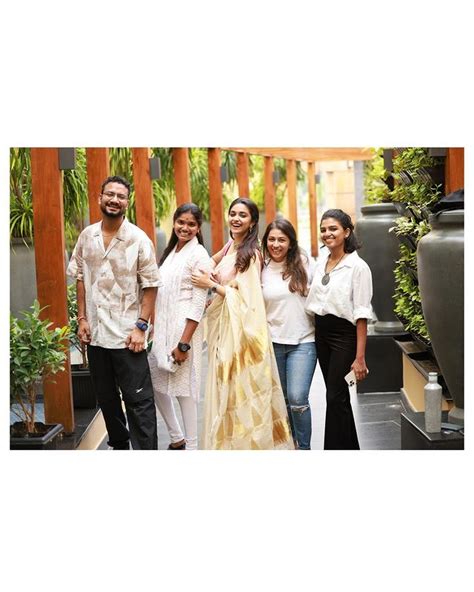 Keerthy Suresh Looking Beautiful In Kerala Saree For Onam 2022