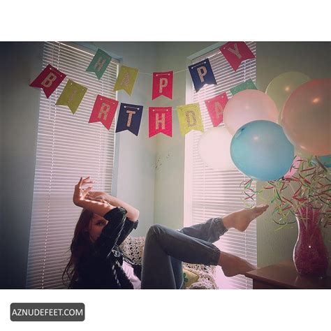Laura Spencer Feet Aznudefeet