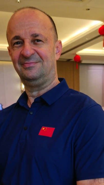 知道为什么让你们学传统吗？传统武术是武术的根，武术的这种根到底是什么？我们不仅仅是一个竞技的武术运动员，我们更是一个武术文化的传承者。我们传承