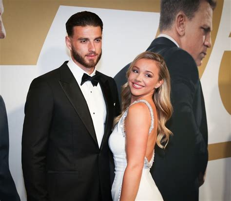 Na Aanhoudende Geruchten Over Overspel Emma Heesters En Wesley Hoedt