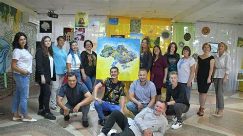 26 художників Вараша створили картину «Наша Україна єдина Рівненські новини