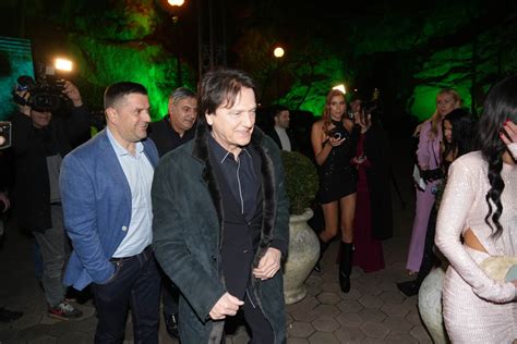 Unu Svi Znate A Ko Je Lara Mlađa ćerka Zdravka Čolića Ima 18 Godina 10 000 Pratilaca A U