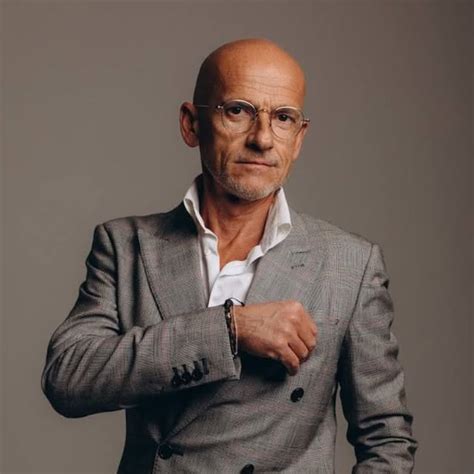 Самое противное что может случиться в вашей жизни вы станете полезным для кого то дурачком