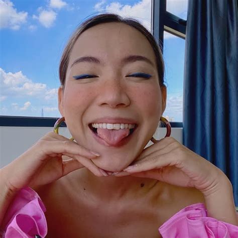 Hay Bớt Khuyên đi Bà Chứ Cái Này Là Do ý Thức Và Giáo Dục Của Con