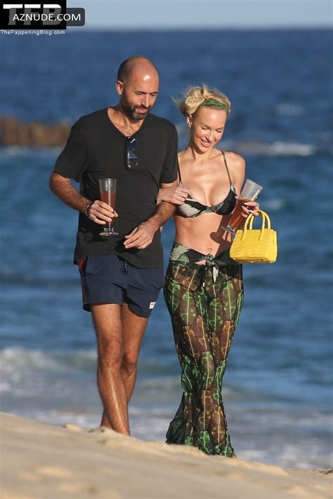 Christine Quinn Sexy Seen Flaunting Her Hot Tits In A Bikini Top On The Beach In Cabo AZNude