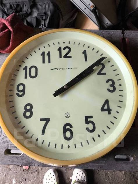 Часы настенные СССР б у в наличии Цена 1 500₽ во Владивостоке