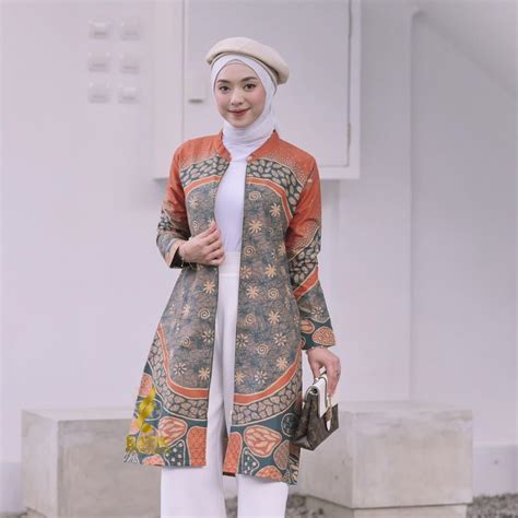 9 Model Outer Batik Kekinian Yang Simpel Tapi Stylish