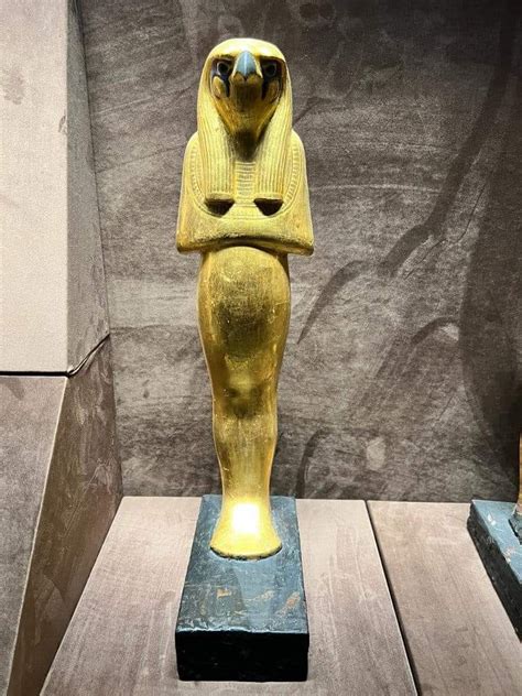 تعرف على آثار الملك توت عنخ آمون المعروضة بمتحف شرم الشيخ صور