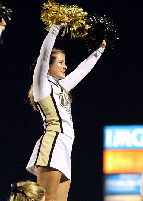 Cheerleader Of The Week Sarah Sports Illustrated