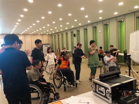 갯동산 평대바당 국수 추석을 맞이하여 9월30일 10월1일 이틀간 휴무합니다 코로나시대 예전 같지않은 한가위가 되겠지만 마음만은 보름달 처럼 풍성했으면 합니다