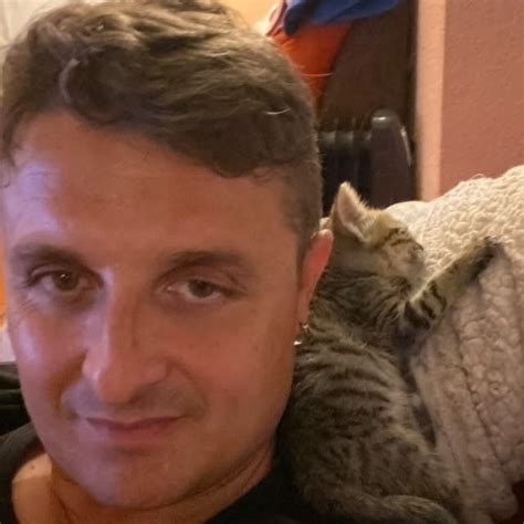 Hd Xr Hd • Threads Say More