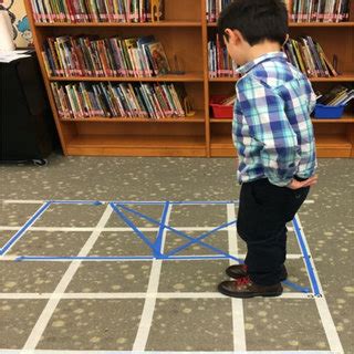 Grid On The Floor Showing How Babes Acted On It Download Scientific Diagram