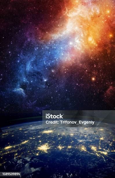 지구 별 은하의 전망 행성 지구의 일출 우주에서 볼 수 있습니다 생태학 환경 지구의 날을 주제로 한 개념 Nasa에서 제공한 이 이미지의 요소 별에 대한 스톡 사진 및 기타