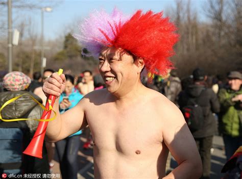 Runners Take Part In Beijing Naked Run Chinadaily Cn