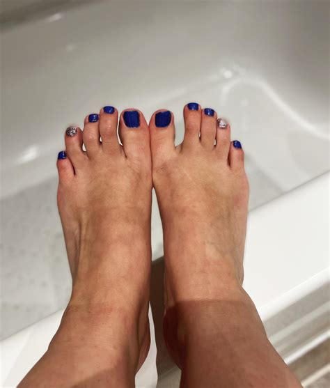 I Want You On Your Knees Scrolller