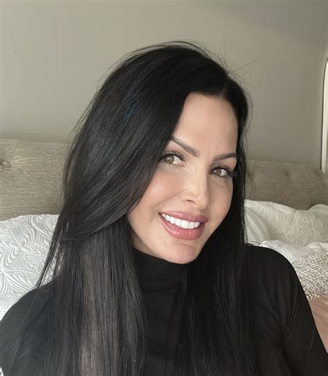 40 Years Old And I Love Myself And My Face 💜 R Faces
