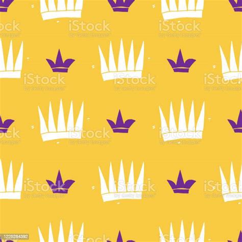 크라운 원활한 패턴 손으로 그린 로얄 낙서 배경 벡터 일러스트 고풍스런에 대한 스톡 벡터 아트 및 기타 이미지 고풍스런
