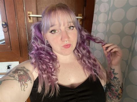 Piggy Tails 💗 Scrolller