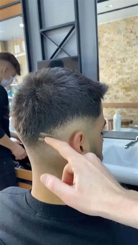 韓系에 있는 Arthur Ko님의 핀 남성용 헤어스타일 직모 헤어스타일 짧은 머리 스타일 남자