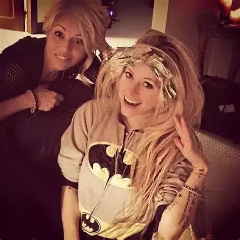21 Pictures Of Avril Lavigne Without Makeup ZestVine 2025