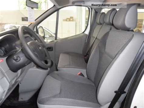 Opel 9 Seater Combi Vivaro L2 2 0d 2011 Other Vans Trucks Up To 7 Photo And Specs