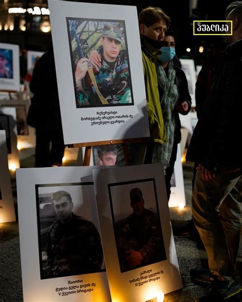 პუბლიკა ⭕ რუსთაველის გამზირზე მიმდინარე საპროტესტო აქციაზე აგვისტოს ომში დაღუპული ქართველი
