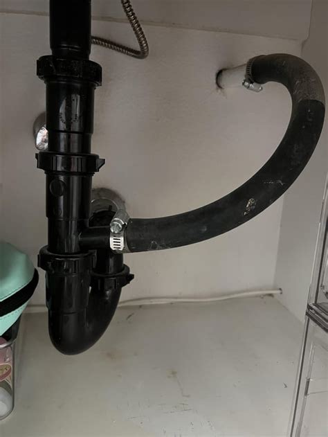 can anyone give me a clue what is this extra pipe is just curious r