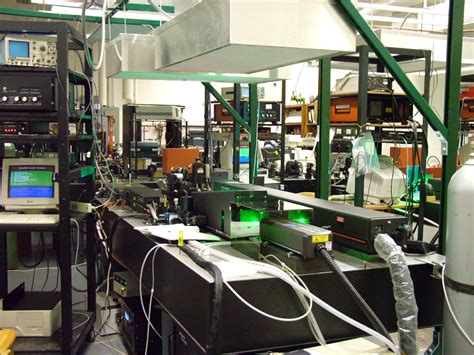 quantum computer simulates hydrogen molecule just right