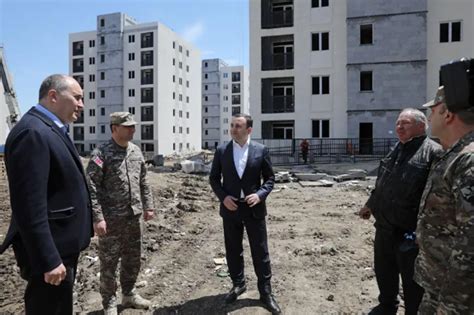 ირაკლი ღარიბაშვილმა მახათას მთაზე ჯარის ქალაქის მშენებლობა დაათვალიერა Bpn Ge