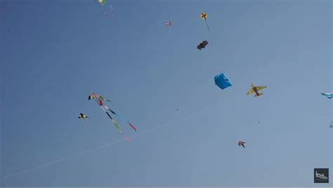 참극…연날리기 축제서 유릿가루 묻은 연줄에 목 베어 어린이 포함 6명 사망 네이버 포스트