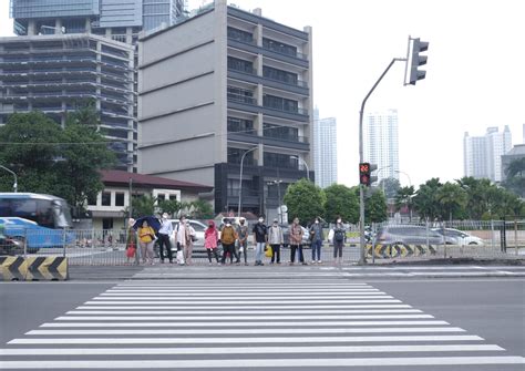 Indonesia Considers Minimum Wage Hike In 2023 Hrm Asia