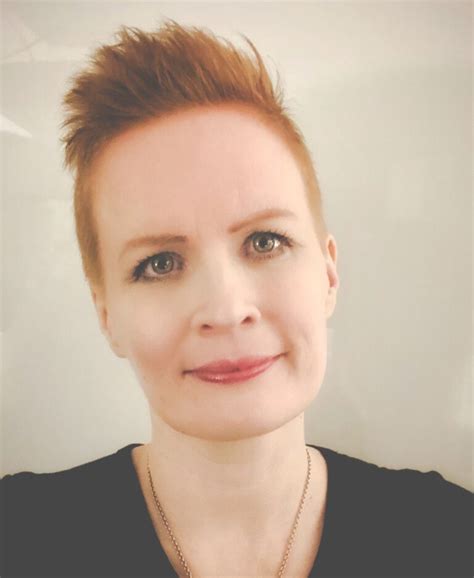 Ani Iivanainen Sateenkaari Ihmisiin Kohdistuva Syrjintä Vihapuhe Ja Viharikokset Nytkis Ry