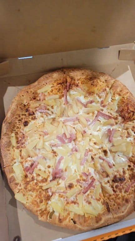 Litte Ceasars You Had One Job To Do Make A Pepperoni Pizza Im The Last Guy Who Wants To See A