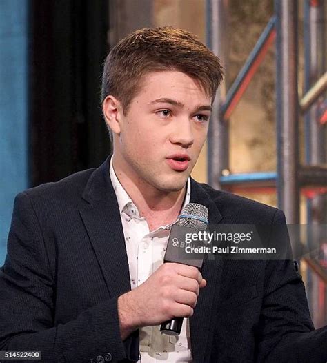 58 Build Speakers Series Connor Jessup American Crime Fotos Und