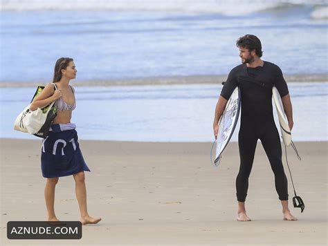 Hemsworth Brothers Reunite In Byron Bay With Liam S Bikini Clad Girlfriend Model Gabriella