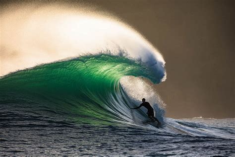 A Gallery Of 2018s Most Striking Surf Photos California Wave Blacks