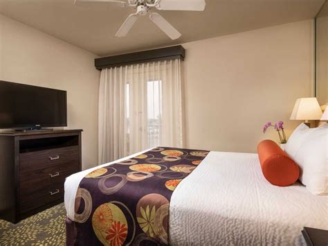 Places To Stay In Lake Havasu London Bridge Resort