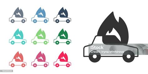 흰색 배경에 격리 된 검은 불타는 자동차 아이콘 불에 자동차 화재와 연기로 덮인 깨진 자동차 다채로운 아이콘을 설정합니다 벡터 0명에 대한 스톡 벡터 아트 및 기타 이미지