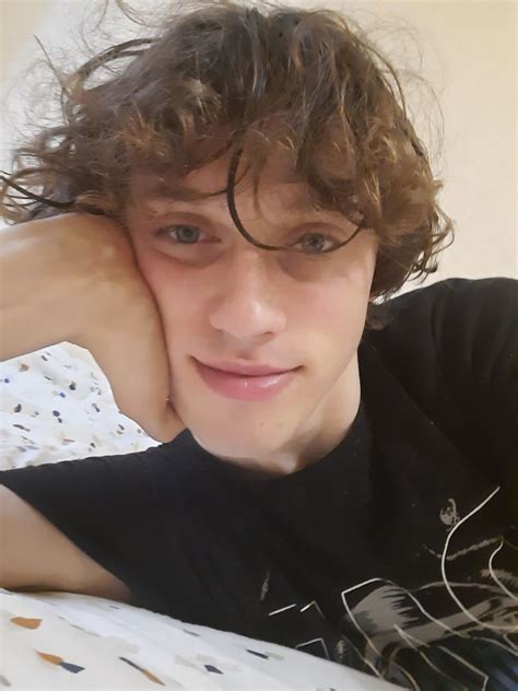 Кудрявые парни